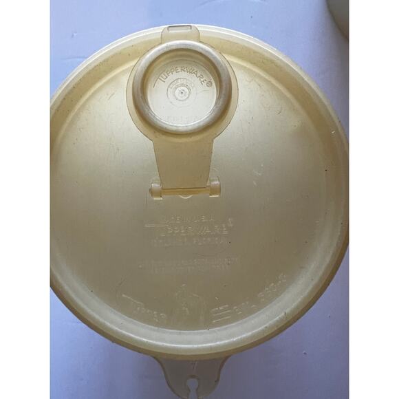 Tupperware | Kitchen | Vintage Tupperware Pour Spout Container Has ...